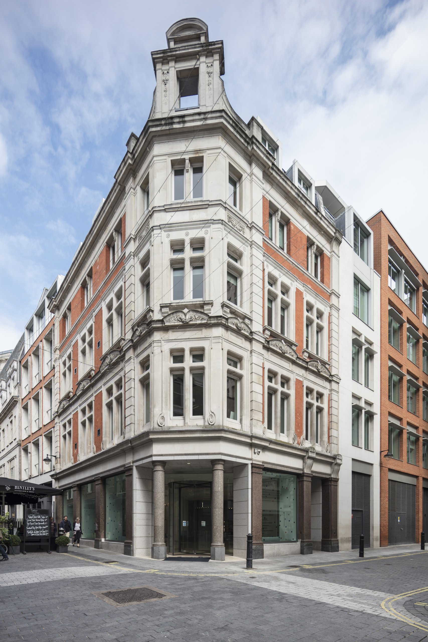 One Vine Street, W1| Offices To Let | 3,800 - 19,639 sq ft - Levy Real ...